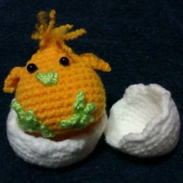 Version Amigurumi Pollitos con su cascaron